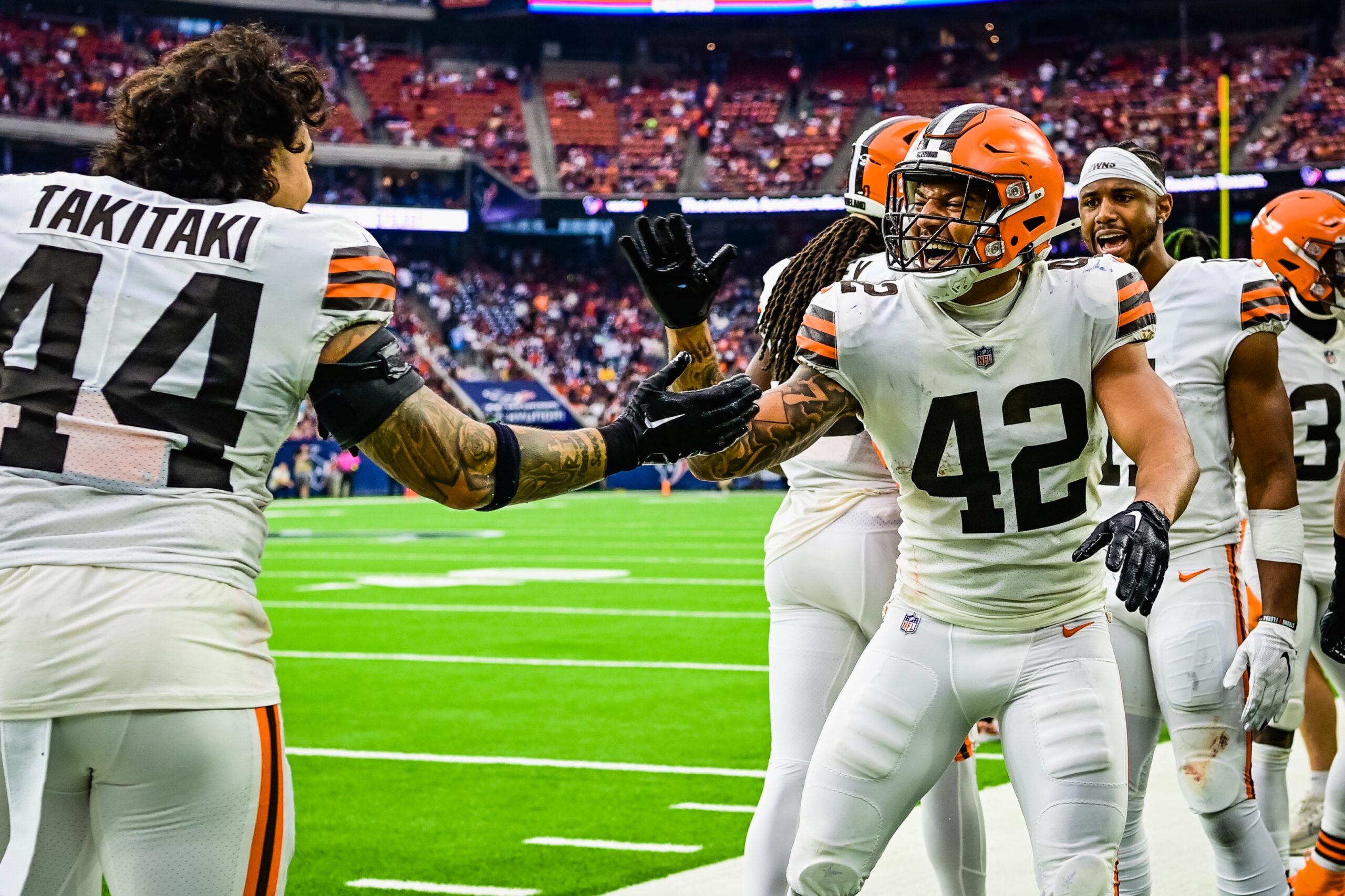 Former Mountaineer Tony Fields Has Career Day In Browns Win On Sunday ...