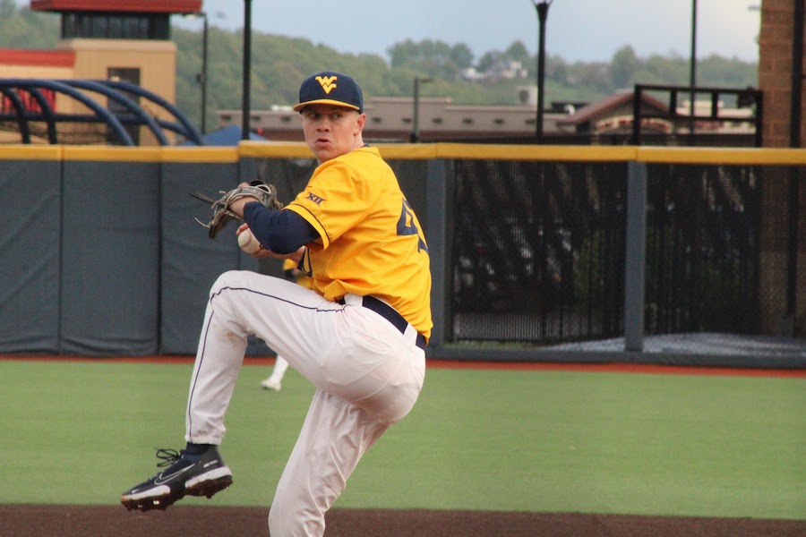 No. 6 West Virginia struggles from the beginning as Texas rolls in game ...